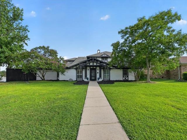 1946 Sussex Dr, Carrollton, TX 75007
