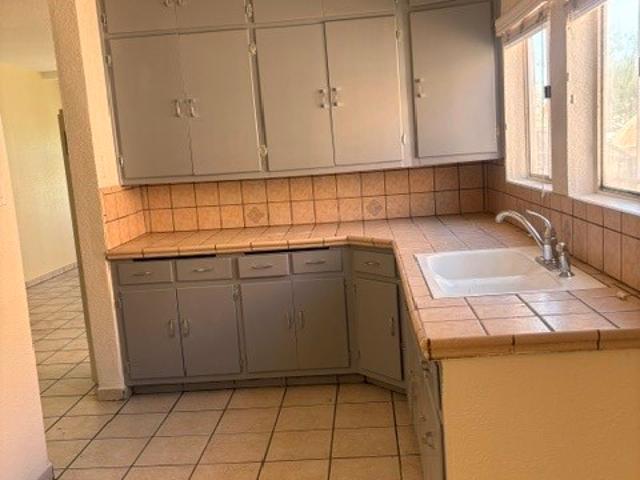 1946 W 81st