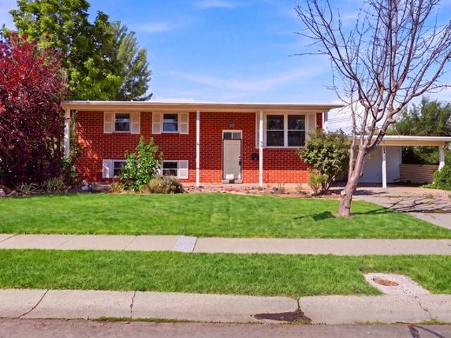 1946 W Condie Dr S, Taylorsville, UT 84129