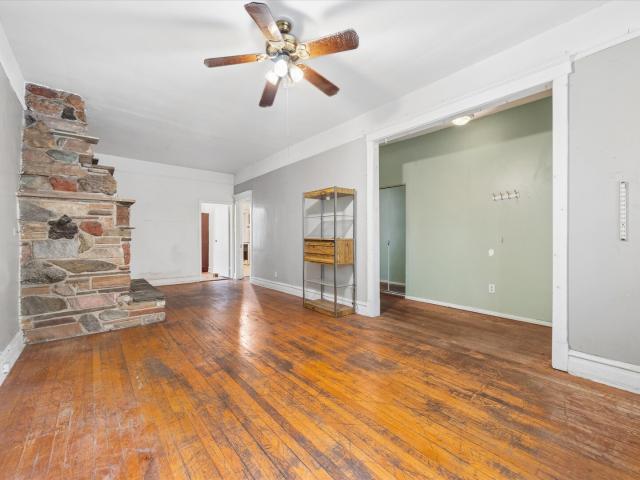 1946 W Armitage Avenue