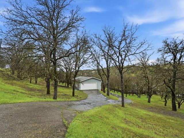 19474 Donkey Hill Rd, Hidden Valley Lake, CA 95467