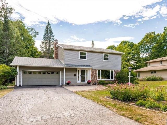 1947 Hartley Rd, Duluth, MN 55803
