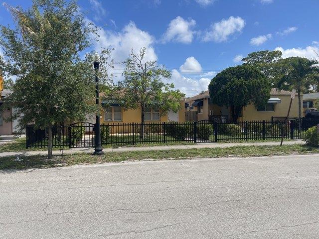 1948 Buchanan St, Hollywood, FL 33020