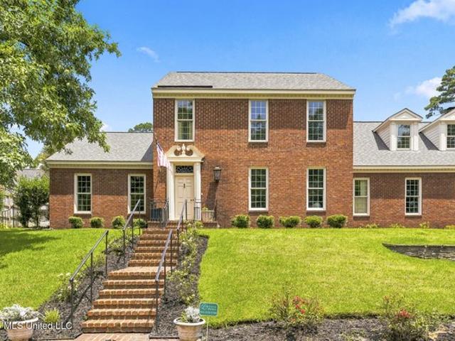 1948 Petit Bois St N, Jackson, MS 39211