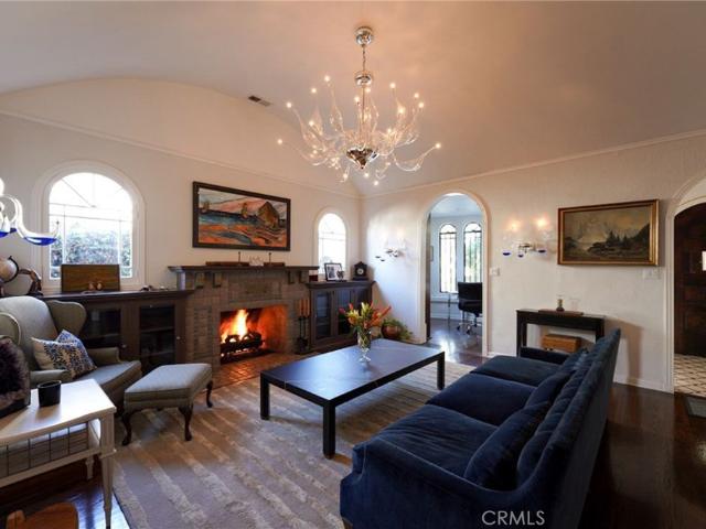 1949 N Catalina St, Los Angeles, CA 90027 | MLS #DW26059 | Compass