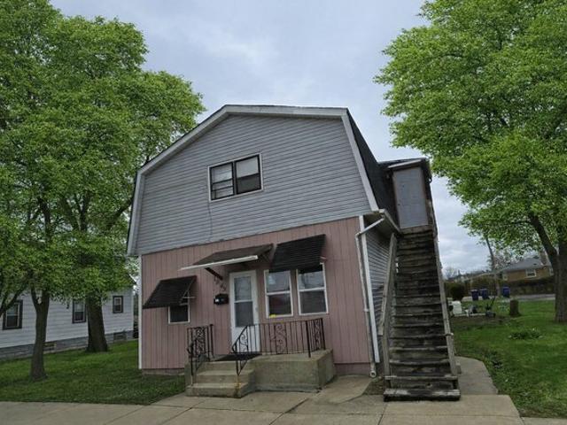 1949 Burr Oak Ave, Blue Island, IL 60406