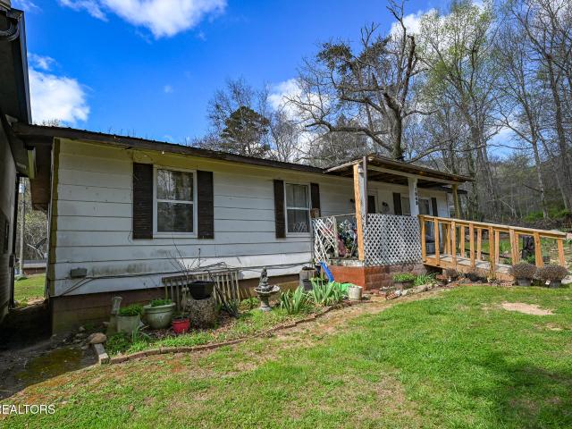 1949 Bluff Mountain Rd