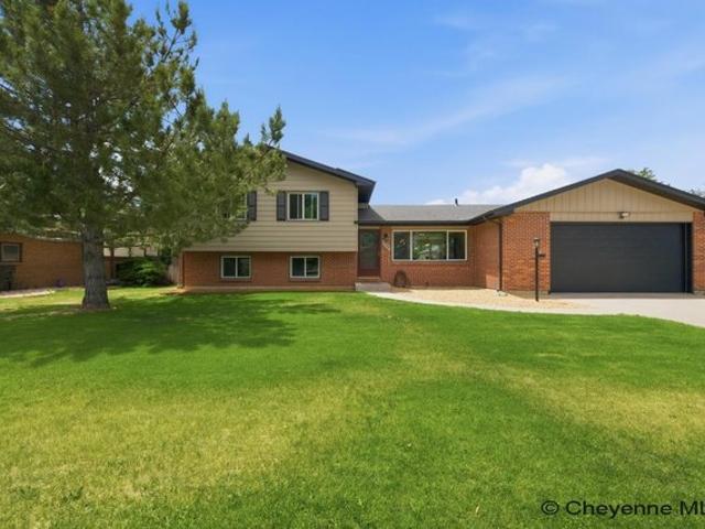 1949 Cheshire Dr, Cheyenne, WY 82001
