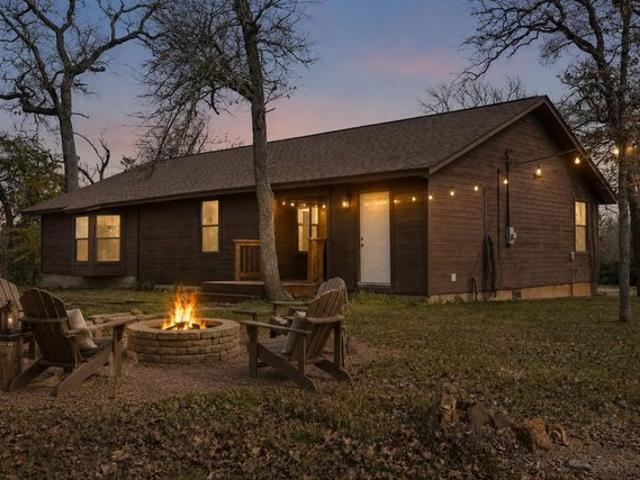 1949 County Road 347 Loop, Gause, TX 77857