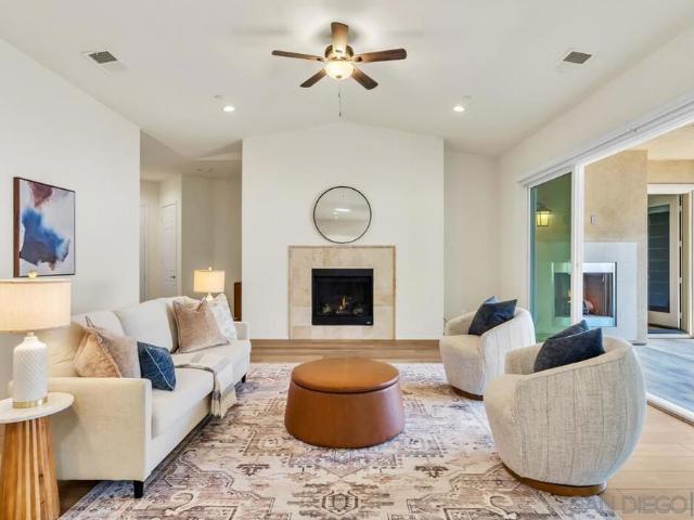 1949 Estancia Pl