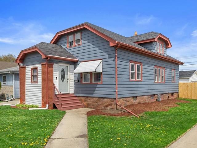 1949 Jay Eye See Ave, Racine, WI 53403