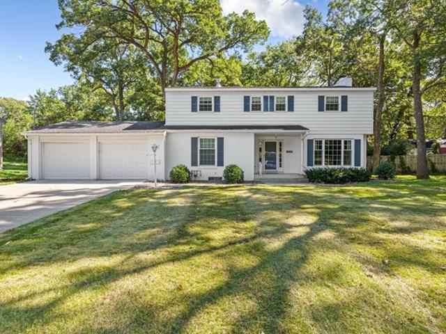1949 Linn Dr, Owatonna, MN 55060