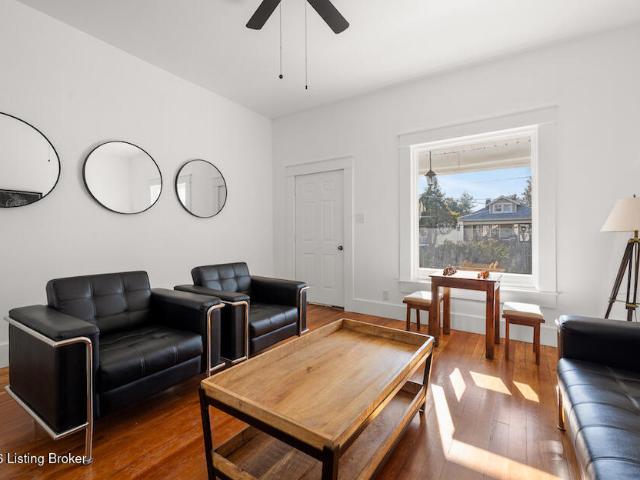 1949 Payne St