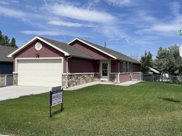 1949 S Oakcrest Ave, Casper, WY 82601