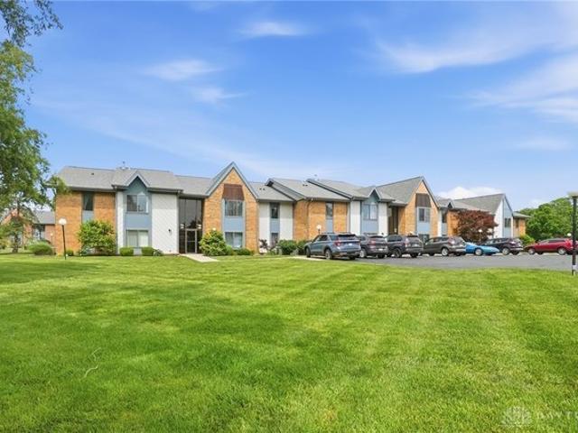 1949 Washington South Dr, Washington Township, OH 45458