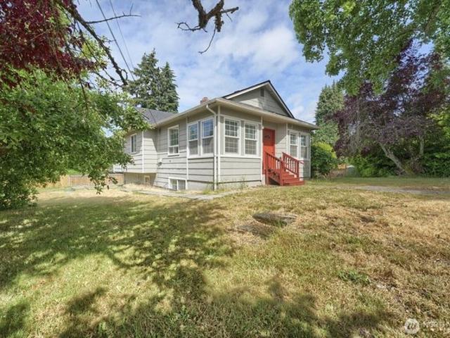 19401 8th Ave S, Des Moines, WA 98148