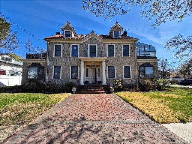19404 th Rd, Saint Albans, NY 11412