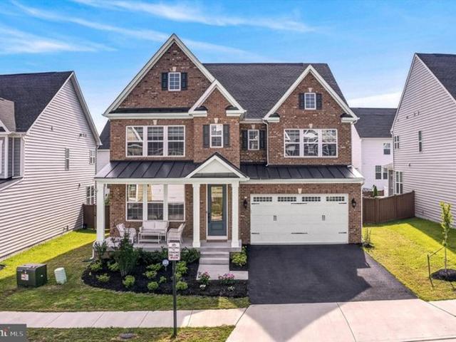 19405 Tuscarora Crossing Dr, Leesburg, VA 20175