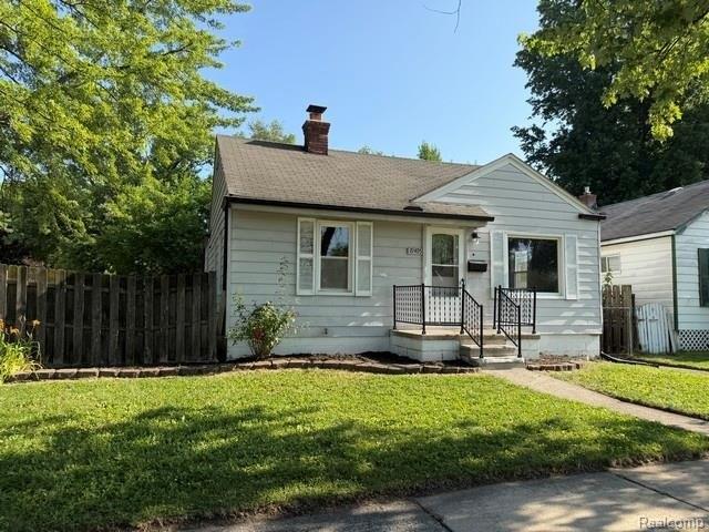 19405 Meier St, Roseville, MI 48066