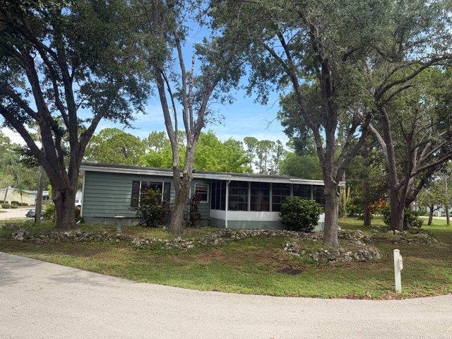 19417 Cedar Crest Ct, North Fort Myers, FL 33903