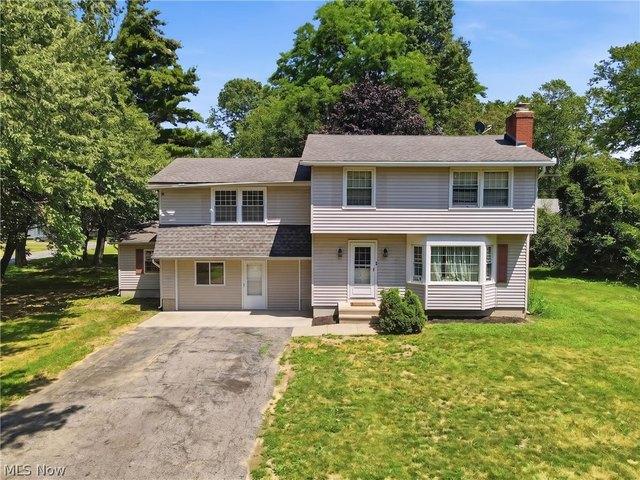 1941 Bathgate Ave, Madison, OH 44057