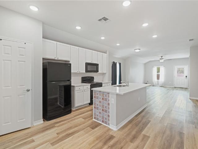 1941 Crestmont Street