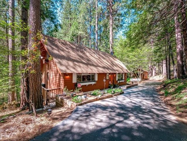 1941 Fairway Dr, Arnold, CA 95223