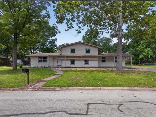 1941 Indian Trail Dr, West Lafayette, IN 47906