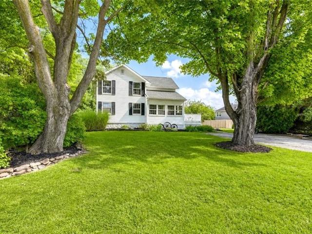 1941 Paddy Ln, Ontario, NY 14519