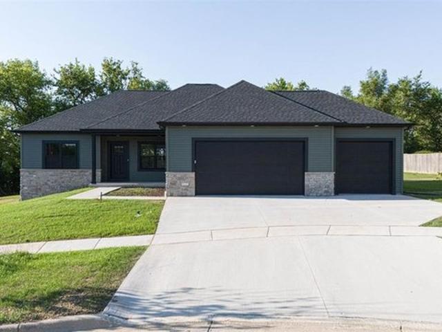 1941 Sequoia Dr, Janesville, WI 53545