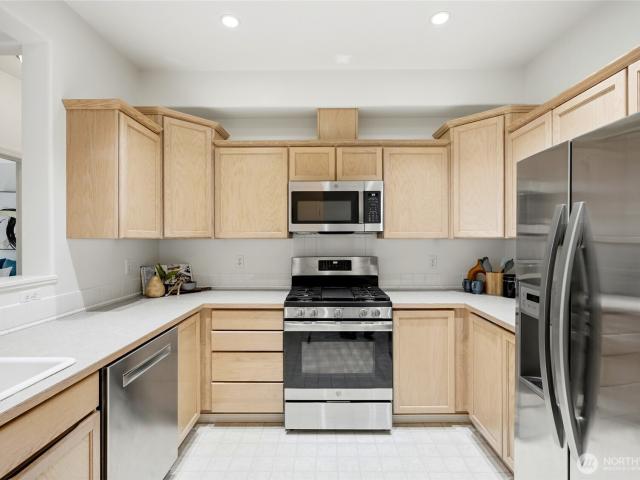 1941 th Avenue W # 204