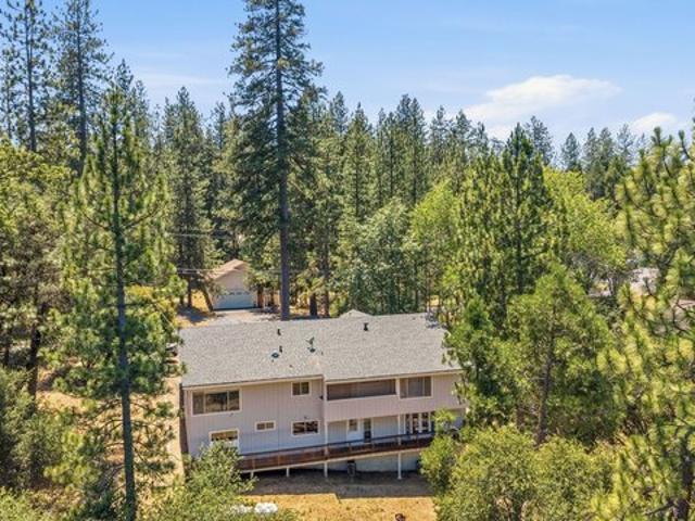 19424 Ferretti Rd, Groveland, CA 95321