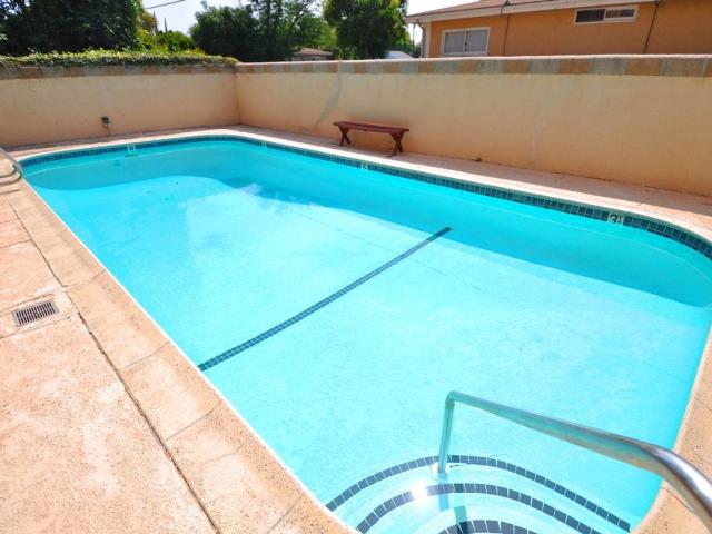 19425 2 Bedroom Apartment for Rent at 19425 Haynes St, Los Angeles, CA 91335 Reseda