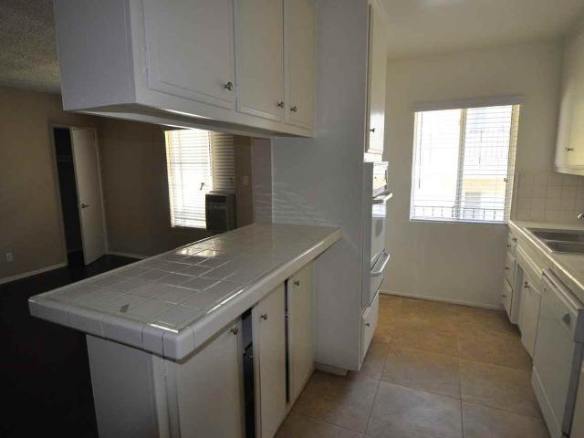 19425 3 Bedroom Apartment for Rent at 19425 Haynes St, Los Angeles, CA 91335 Reseda