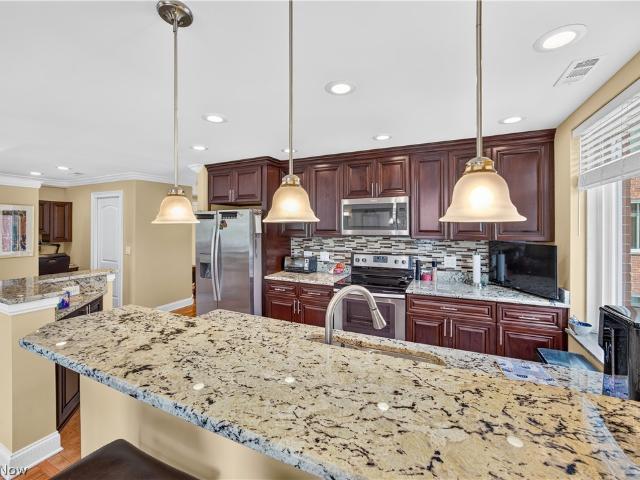 19425 Van Aken Boulevard 302