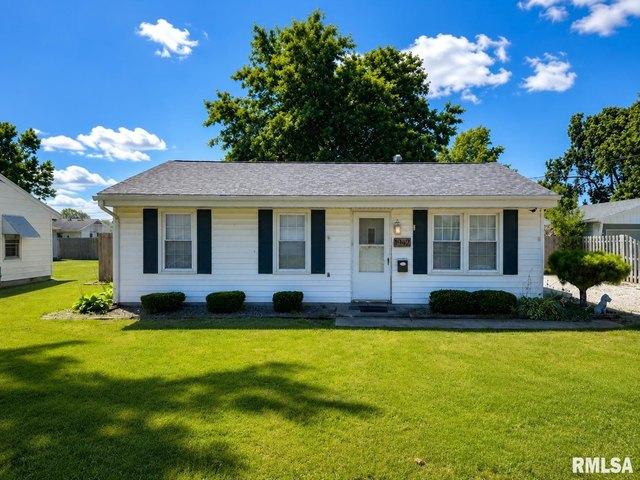 1942 McMasters Ave, Galesburg, IL 61401