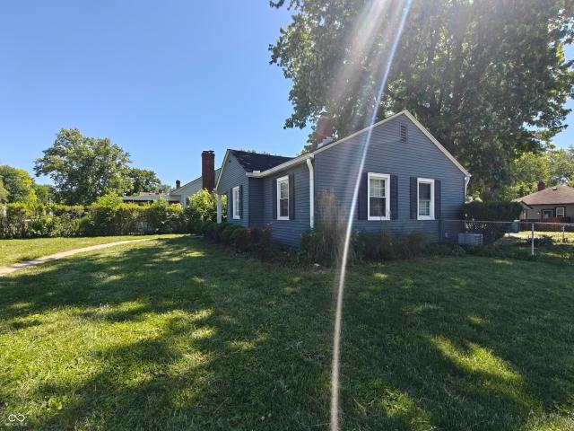 1942 N Emerson