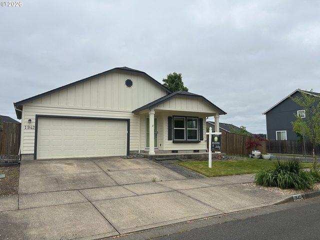 1942 Adelman Loop, Eugene, OR 97402