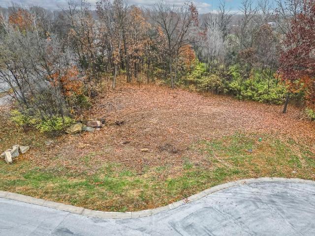 1942 Edgewood Dr, Leavenworth, KS 66048 | MLS #2587 | Compass