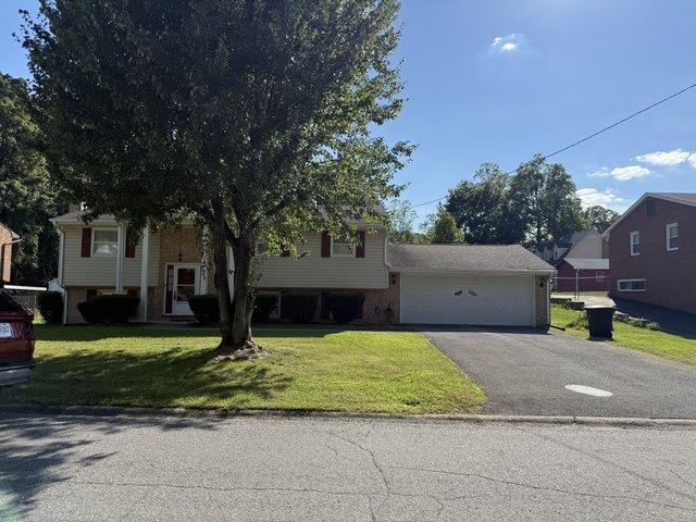 1942 Governor Dr, Roanoke, VA 24019