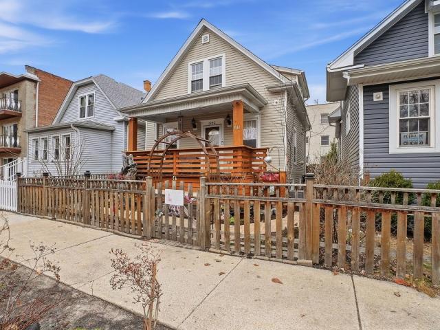 1942 W Fargo Ave, Chicago, IL 60626 | MLS #12586