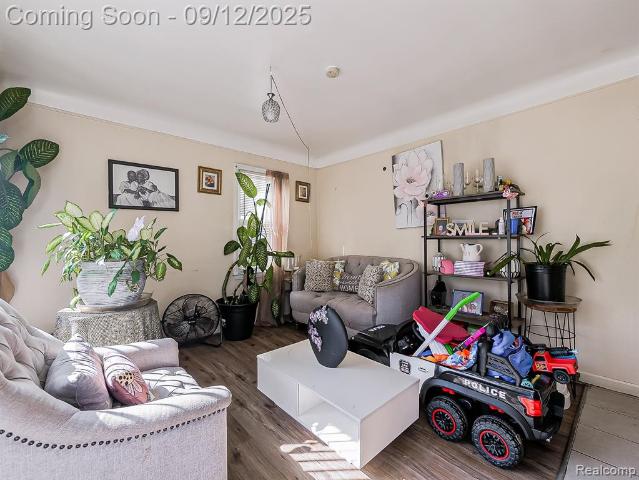 19433 Fenmore Street