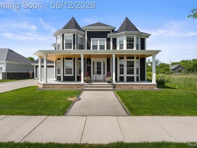 19433 Rachael Dr, Macomb Township, MI 48042