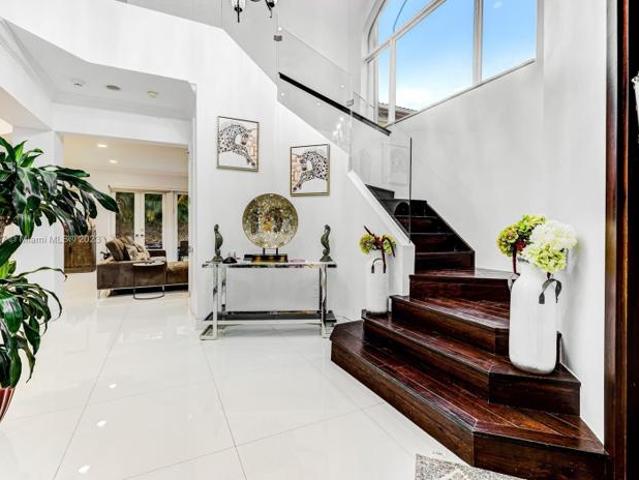 19435 39th Ave, Sunny Isles Beach, FL 33160