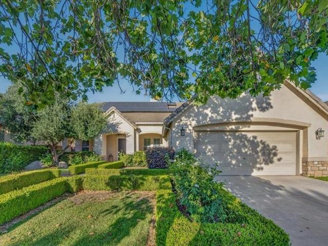 1943 N Douglas Ave, Clovis, CA 93619