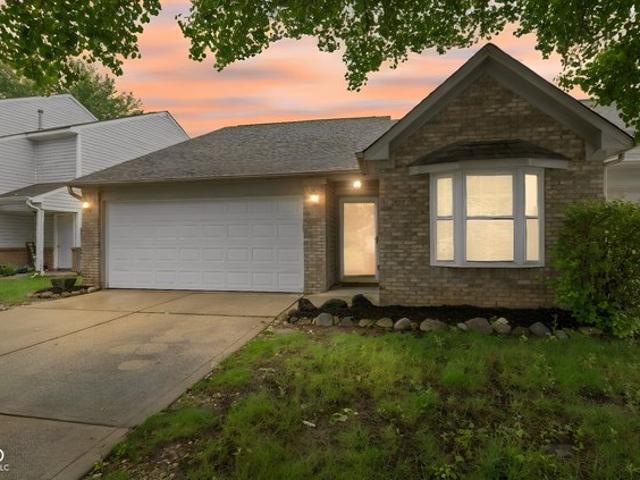 1943 Acorn Dr, Franklin, IN 46131