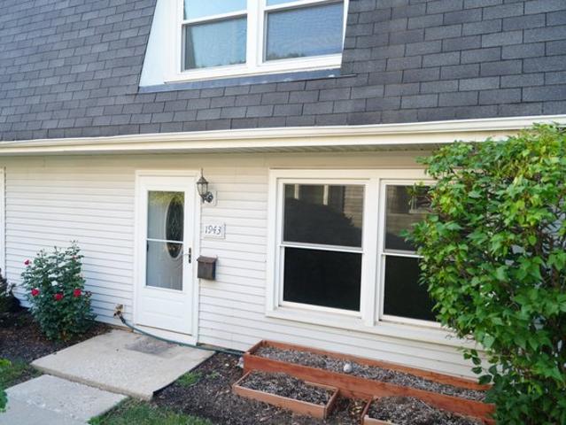 1943 Hancock Dr, Hoffman Estates, IL 60169