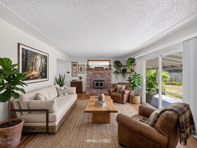 1943 Lindeena Lane