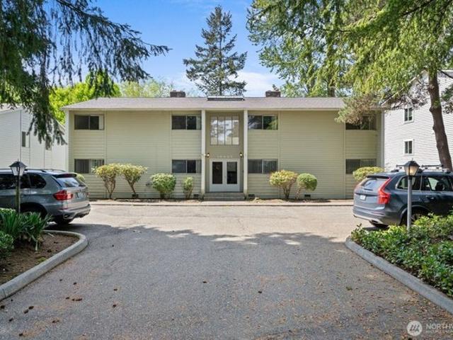 1943 th Ave NE, Lake Forest Park, WA 98155