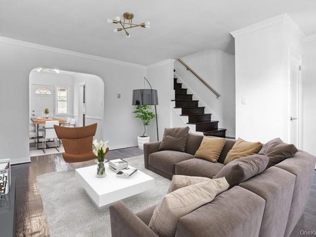 194 23 Station Rd, Flushing, NY 11358